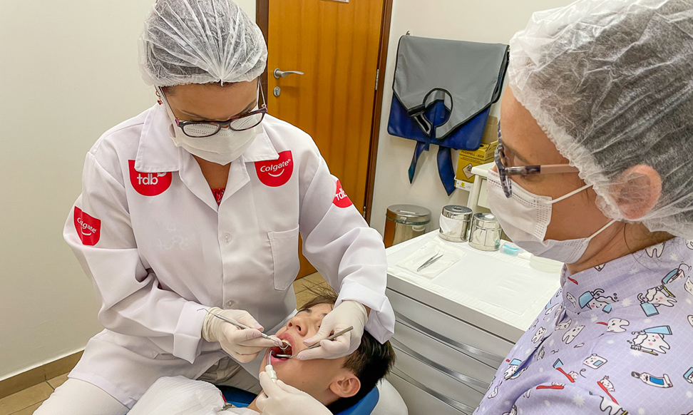 Turma do Bem e Colgate realizam Mega Triagem e selecionam - ABC Repórter