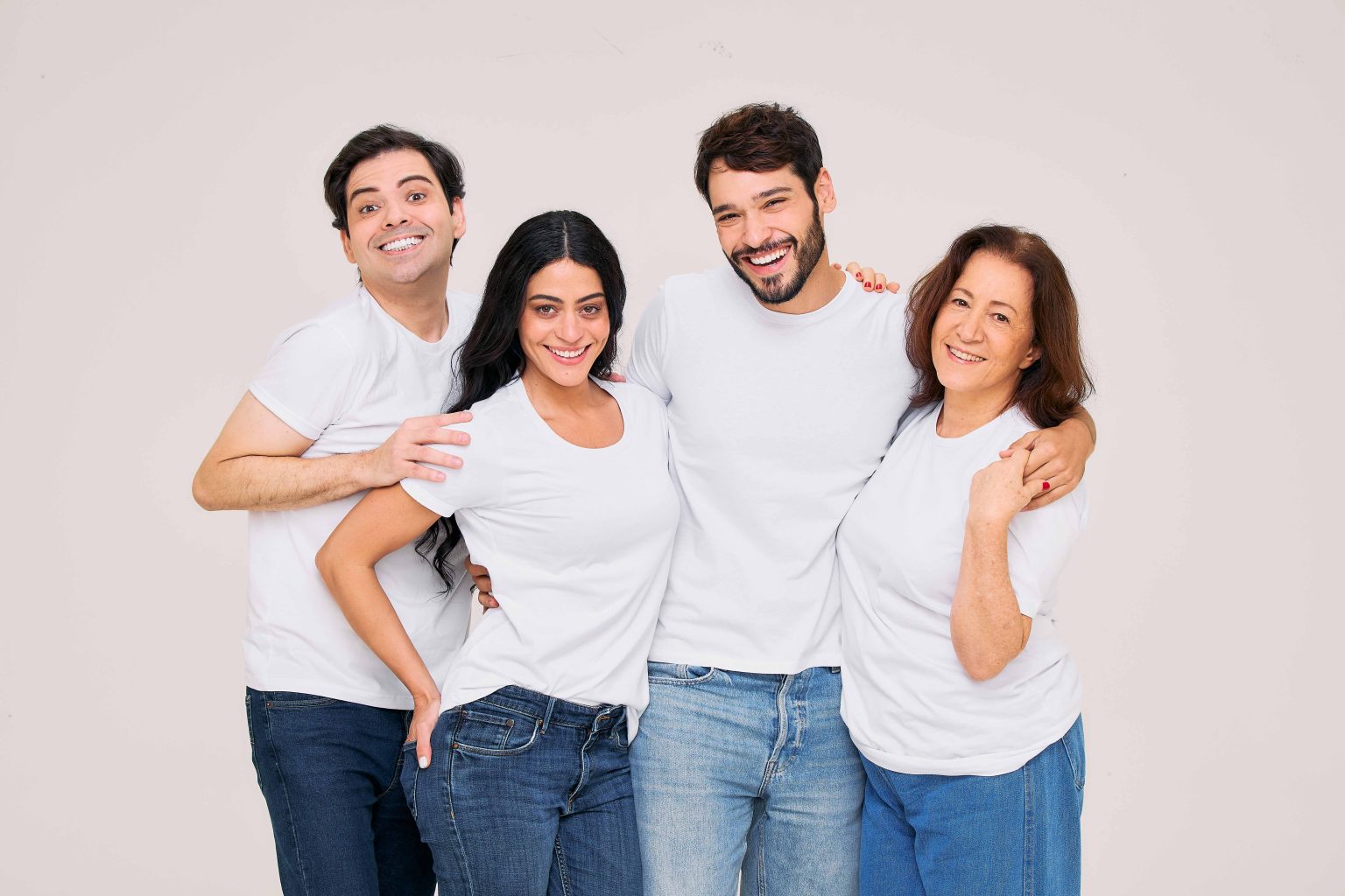 Com Carol Castro, Bruno Fagundes, Gustavo Mendes e Angela Rebello ...